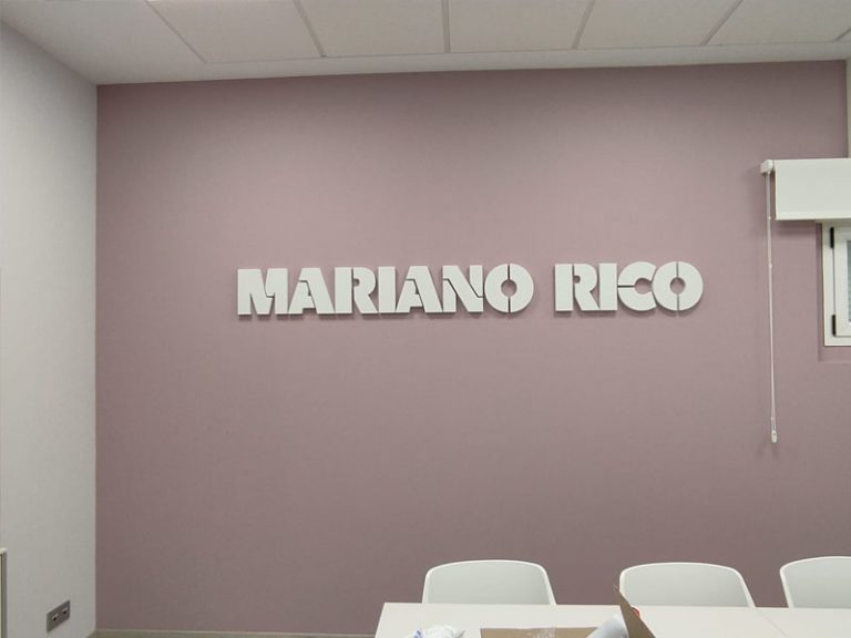 Letras corpóreas colocadas en pared | Serigrafía y Rotulación Mentor ...